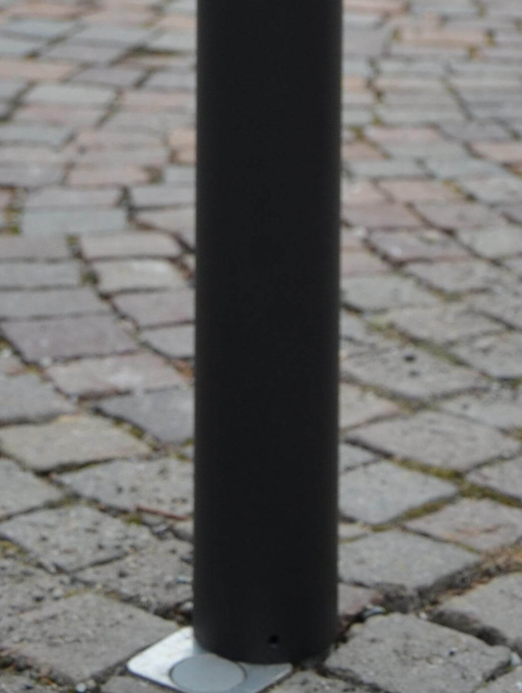 Augustaflex. Flexible steel bollards and posts